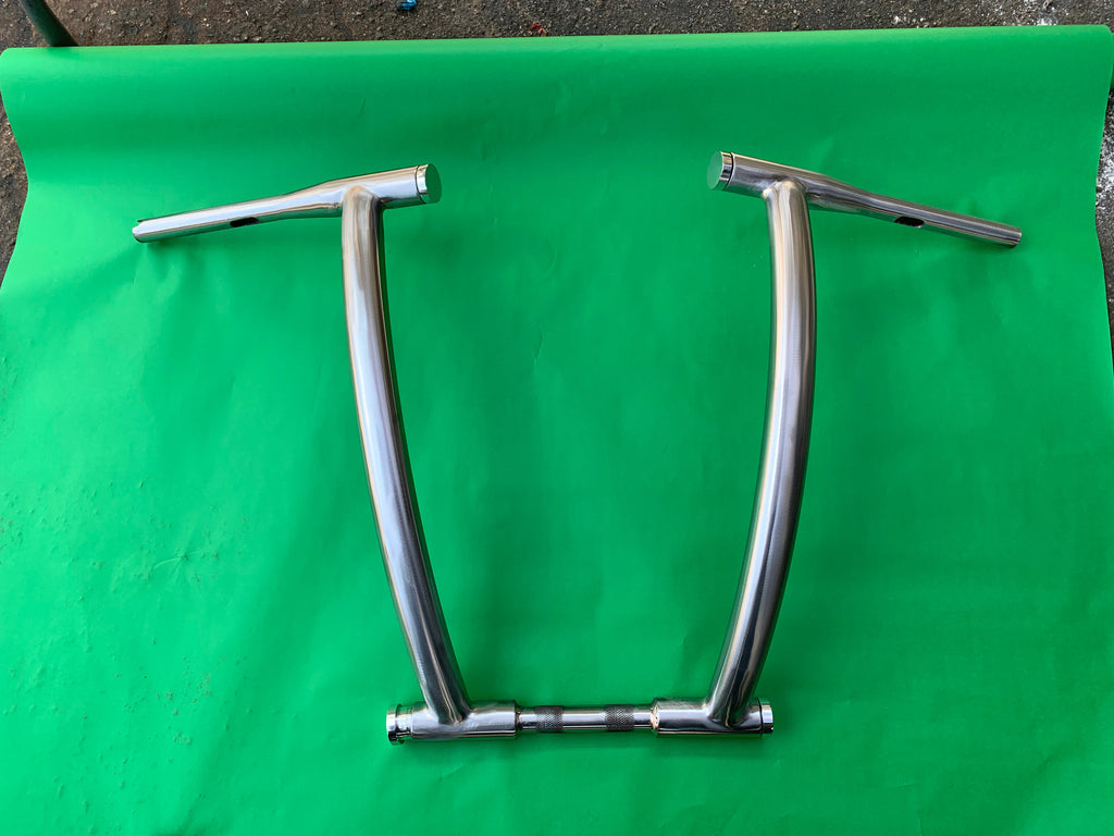Dominoes – Handlebar Lee